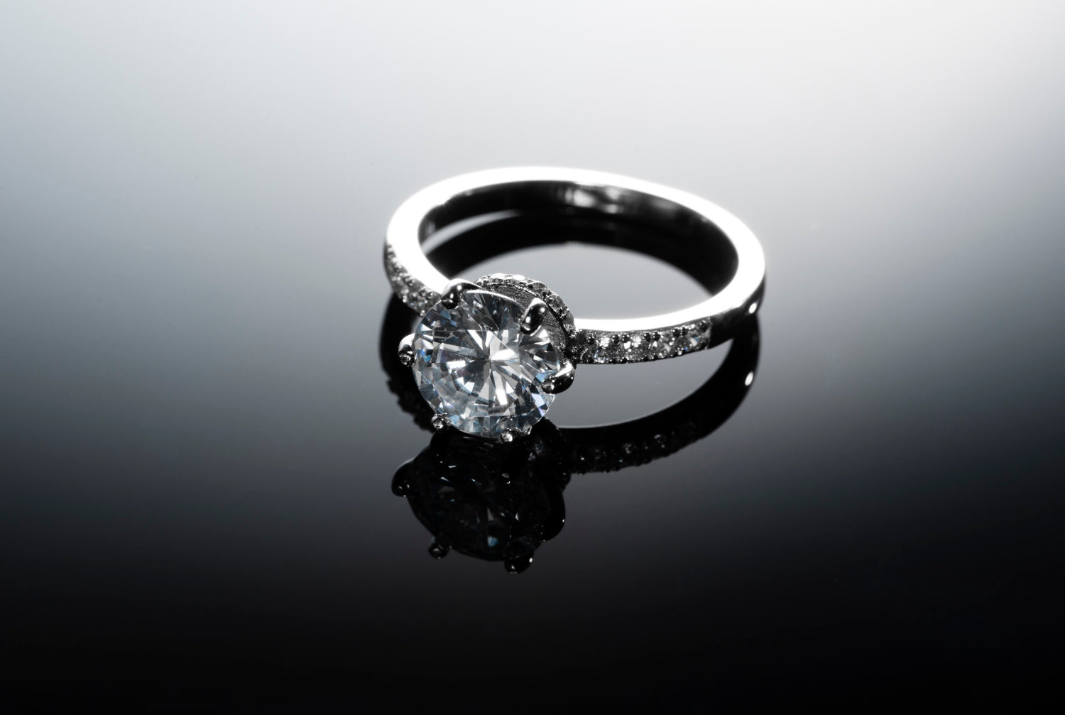 Wedding & Engagement Jewelry - Halo Rings – Joyi Jewelers
